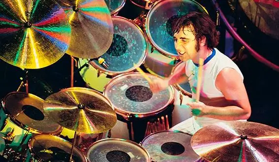 Is open handed drumming bad? - Drumming Basics Is open handed drumming bad? - Drumming Basics